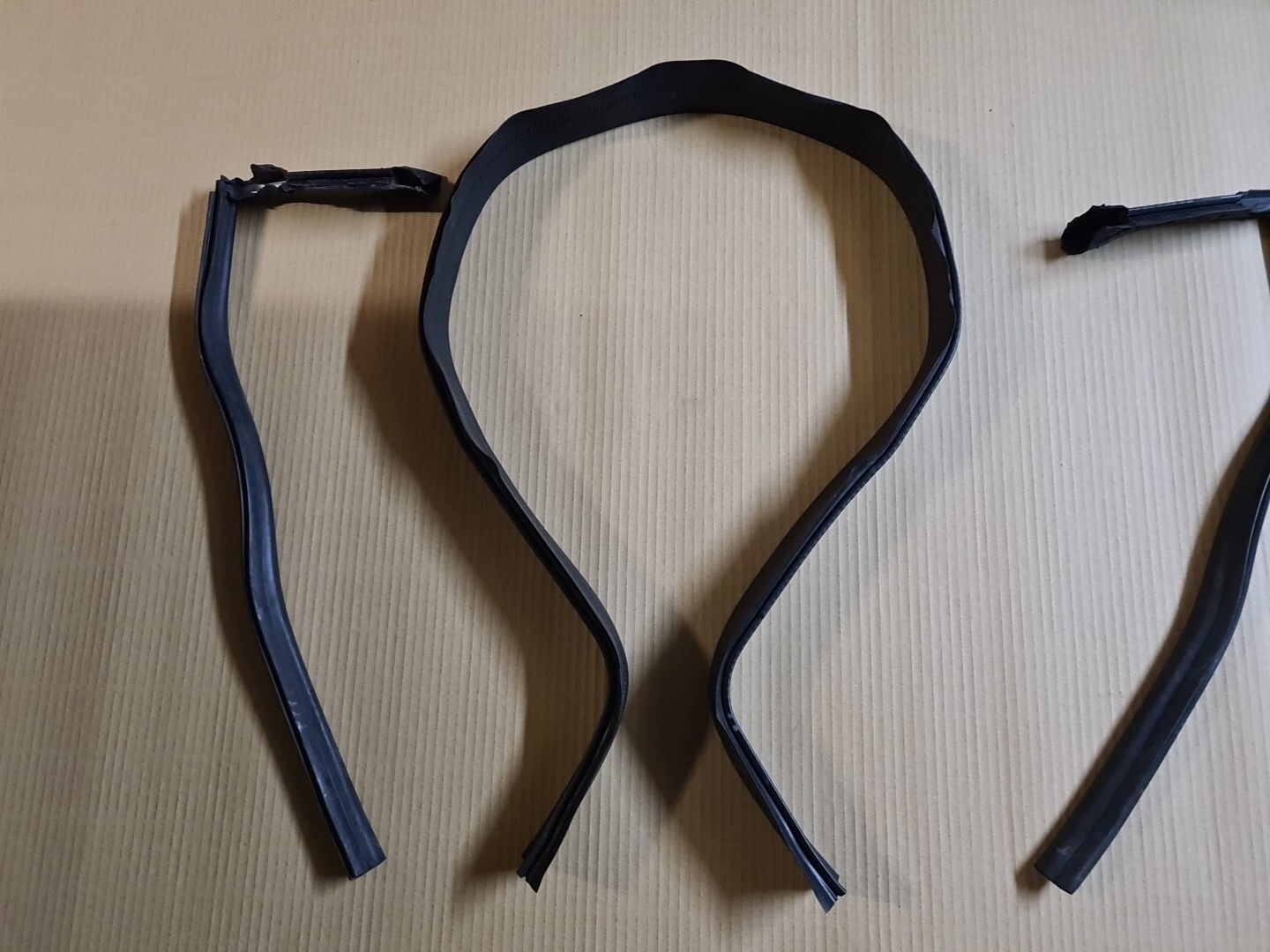 Mercedes E220 CDI W212 2014 Under Bonnet Rubber Seal A2126280800 #890D ...