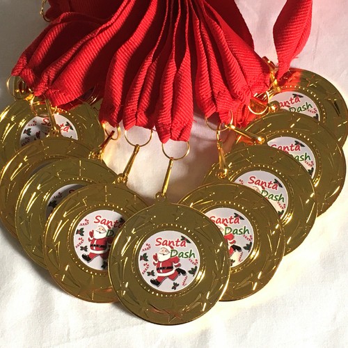 10 x Santa Dash Medals & Ribbons Christmas Medals & Ribbons Metal Santa ...