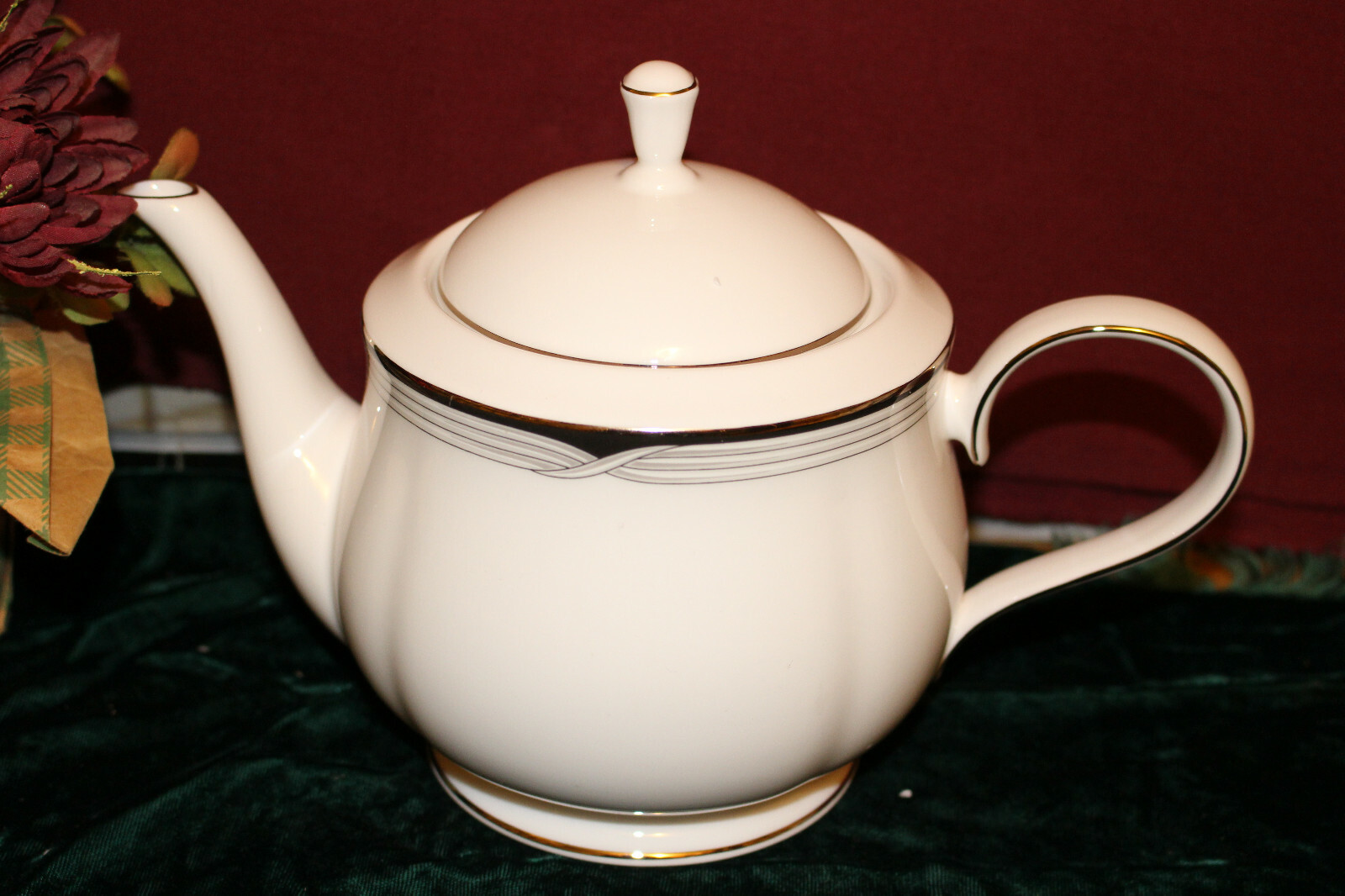 Lenox Erin Teapot Tea Pot Brand NEW with tags $279 USA white color ...