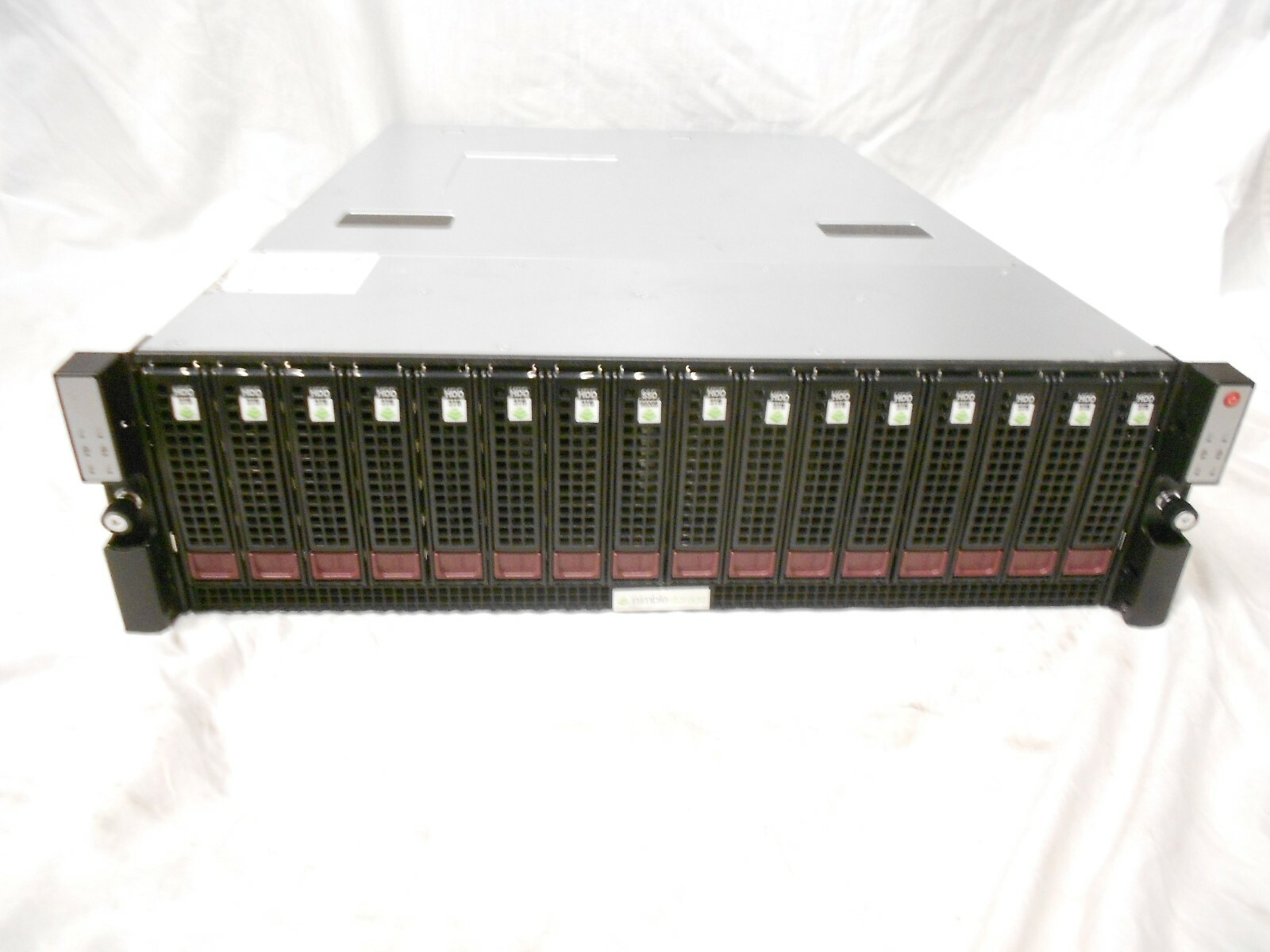 Nimble Storage SAN Expansion Array ES1-H65B 15x 3TB 7.2K SAS 1x 960GB ...