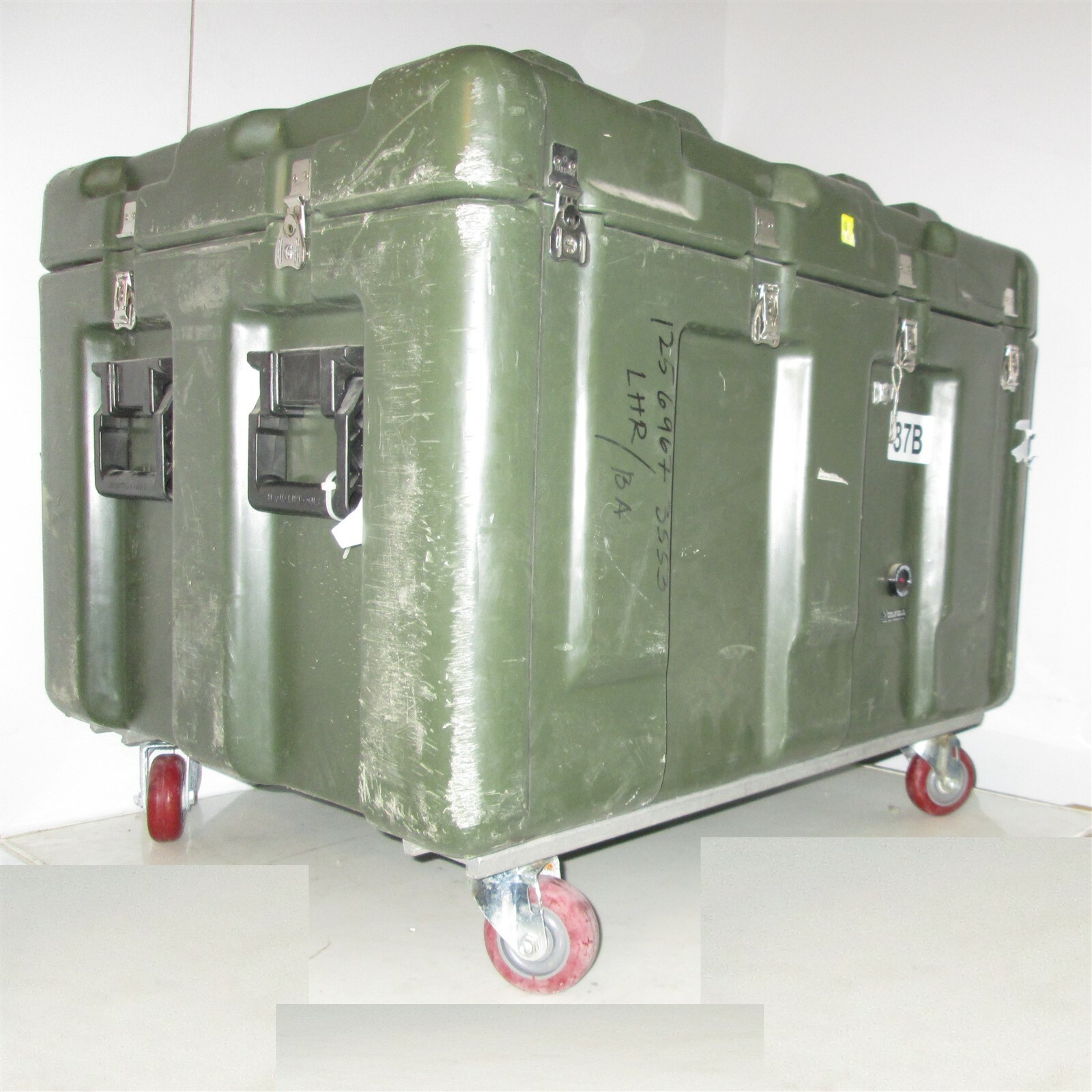 Hardigg Pelican Wheeled Single Lid Hard Case Trunk 35x28x24 Expedition ...