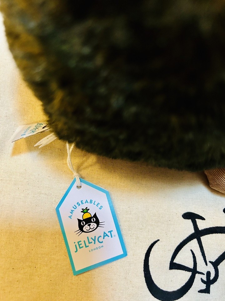 Jellycat medium Amuseable Avocado Avocado Soft Toy Brand New with tags ...