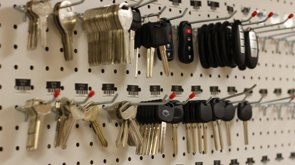 UM226-UM427 HERMAN MILLER Key. 2 Keys For Herman Miller Cut 2 Code ...