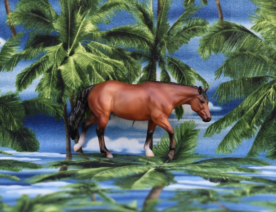 NEW Breyer Bay CASSIDY Stock Horse Mare Deluxe Stablemate Horse ...