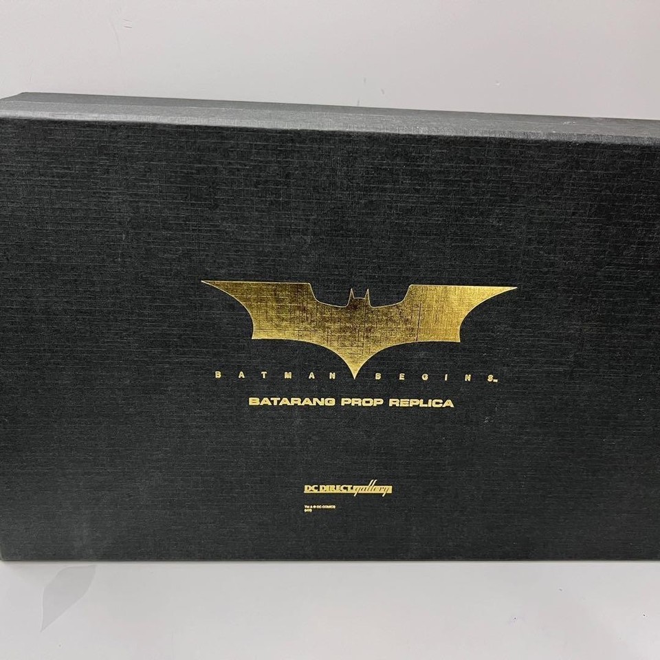 m24 Tapestry Batman Begins DC Direct Batarang 1500 Limited Rare Wall ...