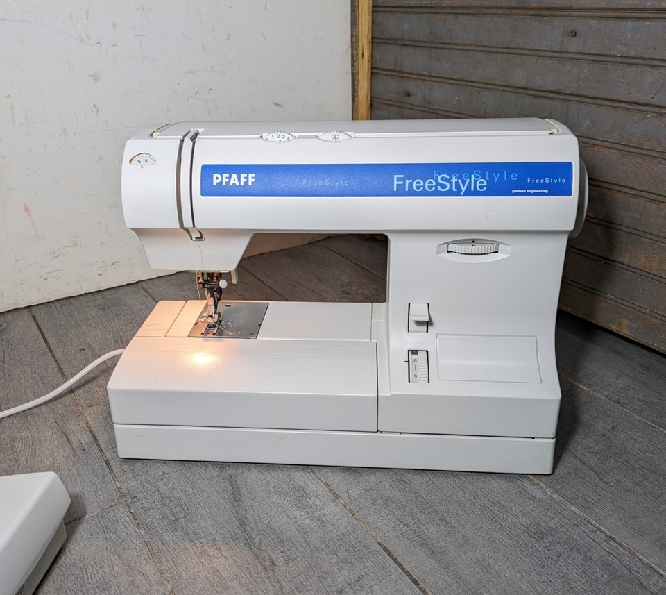 Read desc: Pfaff 1522 Freestyle Sewing Machine with Pedal and Case | eBay