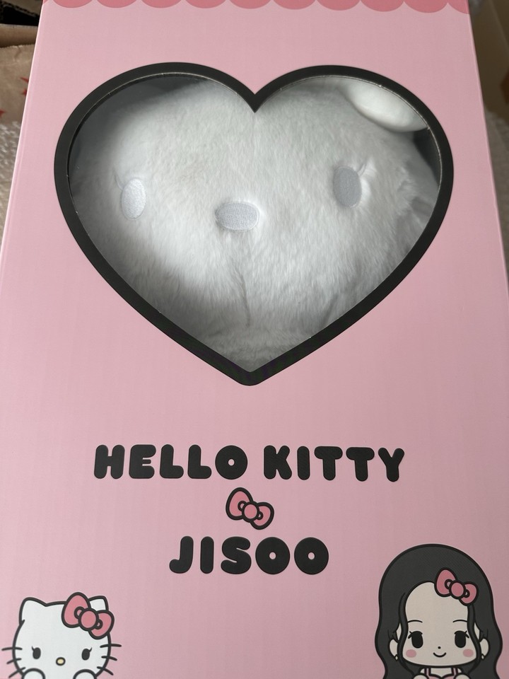Blackpink Jisoo x Hello Kitty 40cm Character Doll Limited Edition 2026 ...