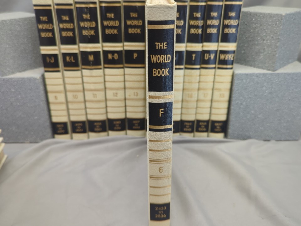 1970 The World Book Encyclopedia Set 21 pcs, Hard Cover, Complete Your ...
