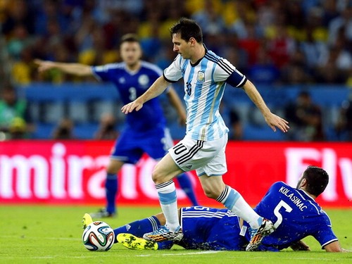 V4411 Lionel Messi Dribbling Sliding Tackle Argentina Decor WALL POSTER ...