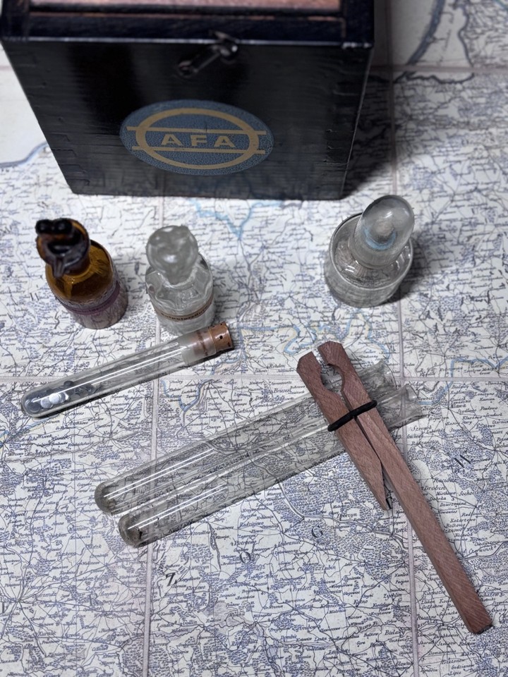 WWII German AFA Battery Testing Kit – VARTA U-Boat Military Laboratory ...