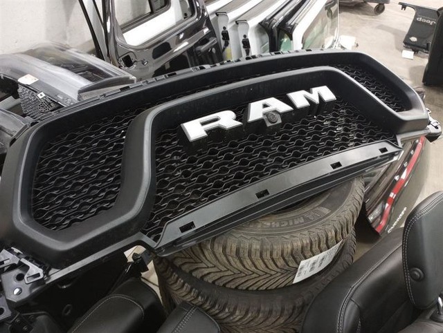 Grille 68528996AA For 21-22 Ram 1500 2697564 for sale online | eBay