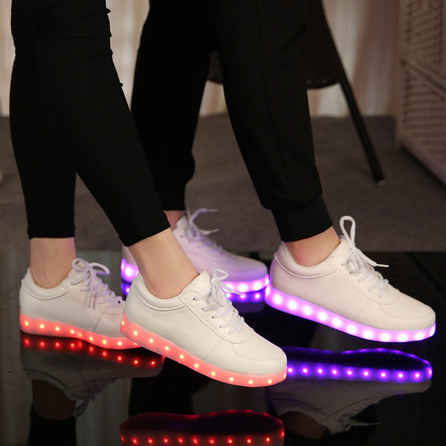 Unisex Men Women LED Light Up Shoes Luminous Flashing Trainers Sneakers ...