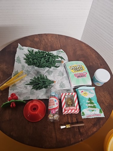 CHRISTMAS TREE MGA's Miniverse Make It Mini Holiday Series 2024 ...