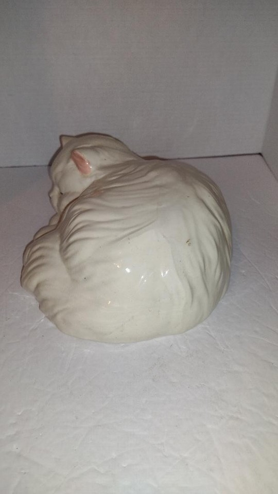 Vintage Ceramic Sleeping Cat Figurine White Persian Style 11"L -8" W- 4 ...