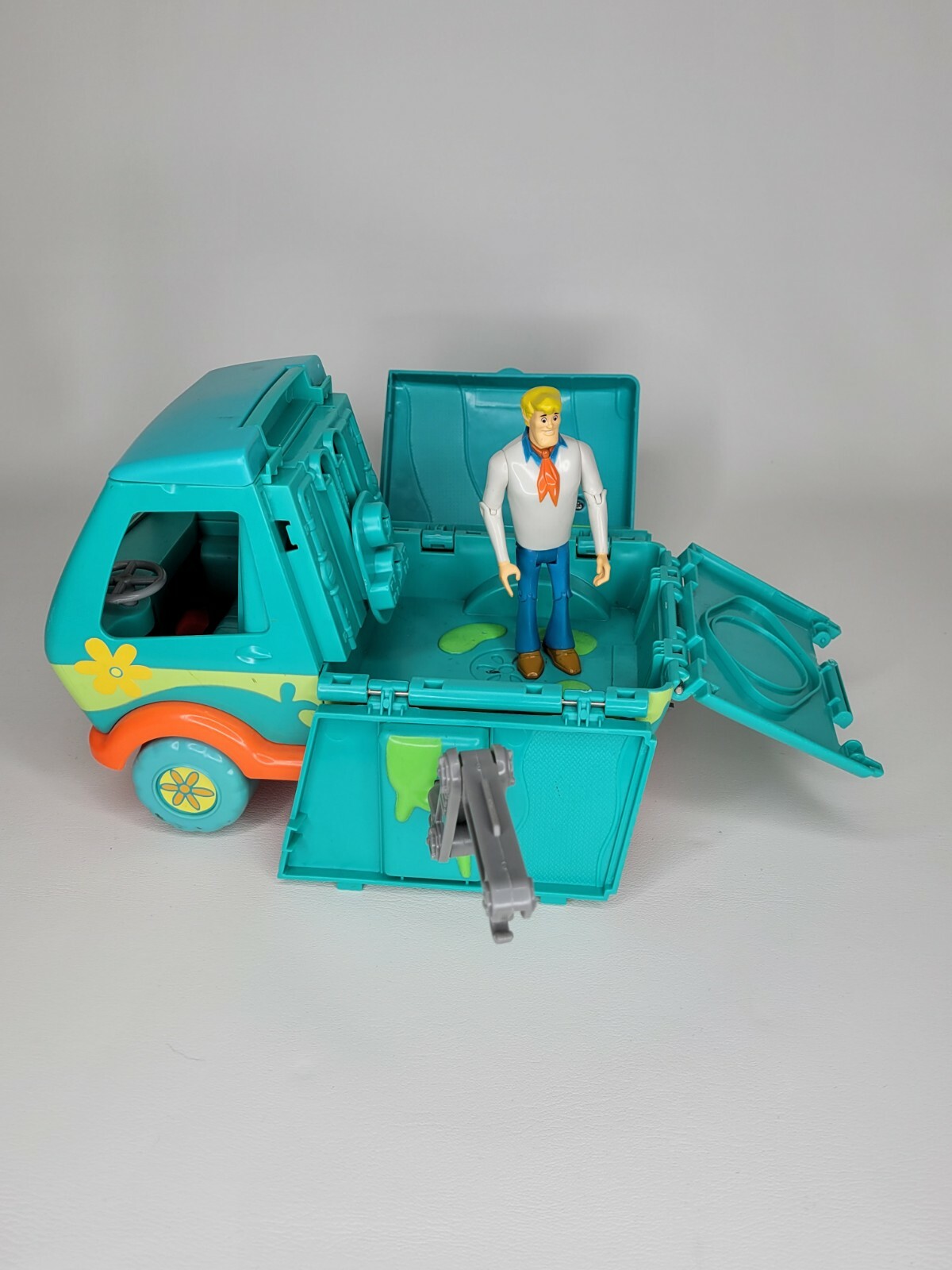 Scooby-Doo Goo Busters/ Goo Crew Mystery Machine Playset Van W Fred ...
