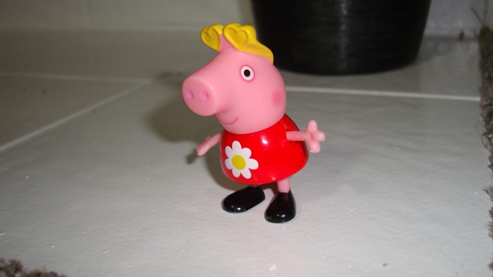 Peppa Pig Red White Flower Dress w/ Yellow Sunglasses Figure 2.25" | eBay