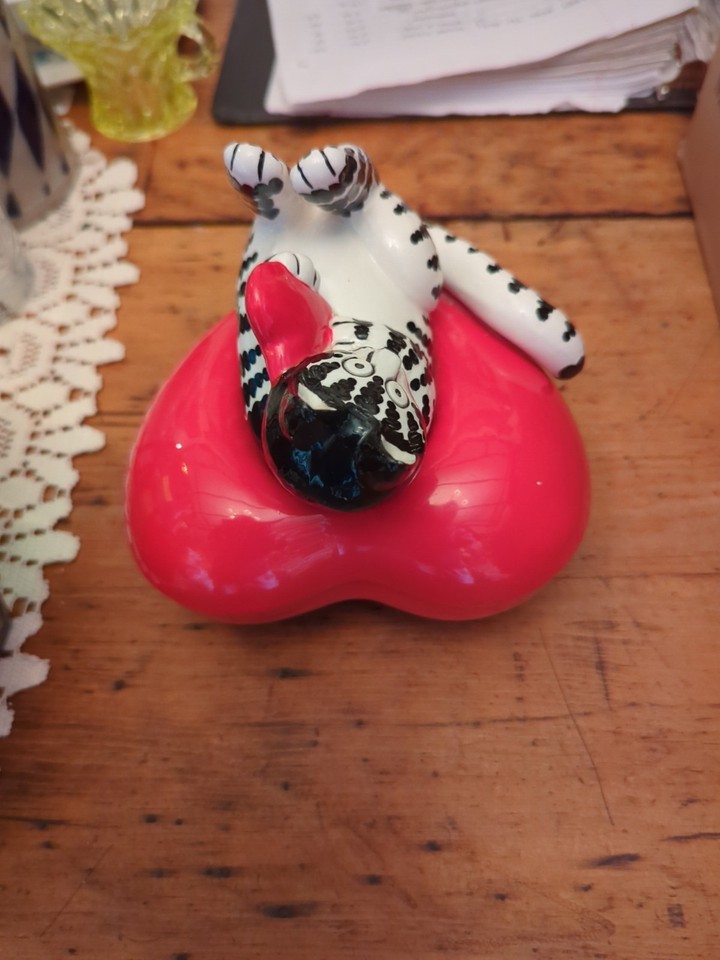 Sigma Tastesetter B Kliba Cat Trinket Box Retired Comical Heart Shaped ...