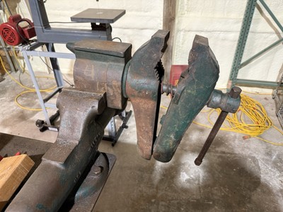 Vintage COLE TOOL MFG Blacksmith Vise No 11 Anvil Forge Swivel Base ...