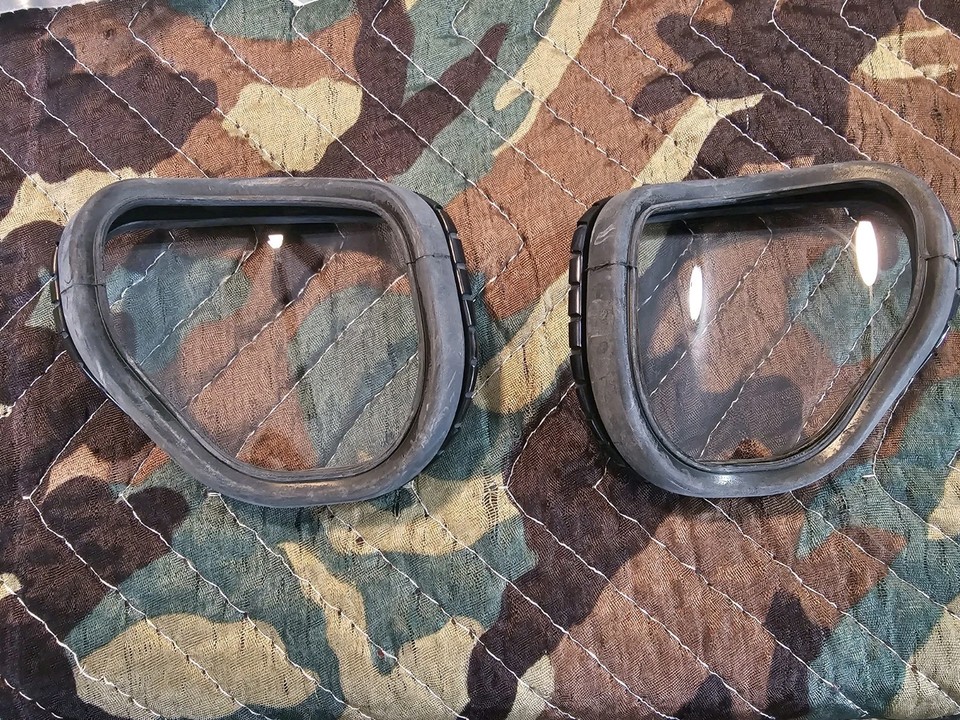 New In Plastic Bag M40 M42 Gas Mask Outsert Set CLEAR And DARK Lenses ...