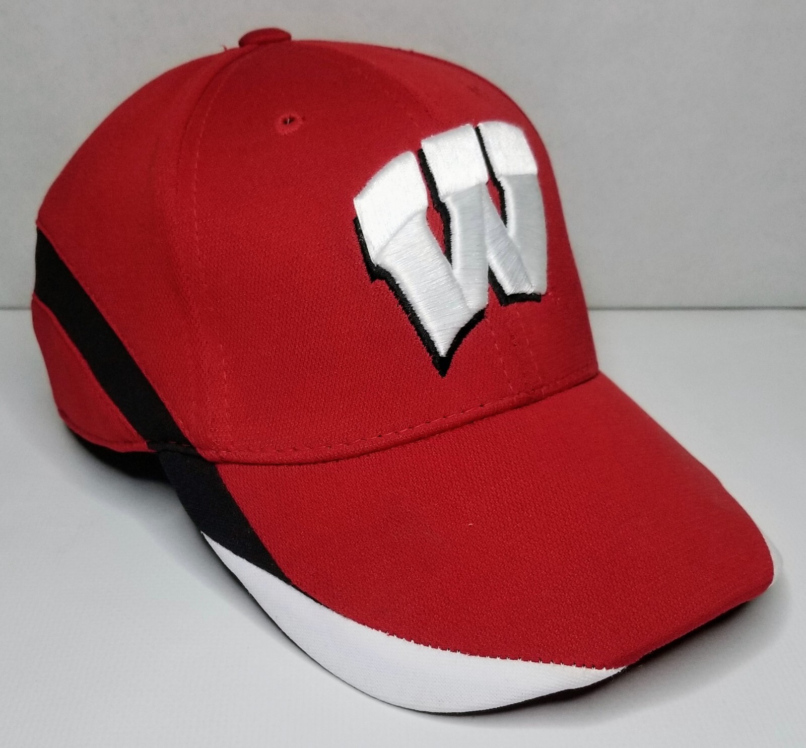 Wisconsin Badgers - NCAA - Top of the World - Flex Fitted Hat One Size ...