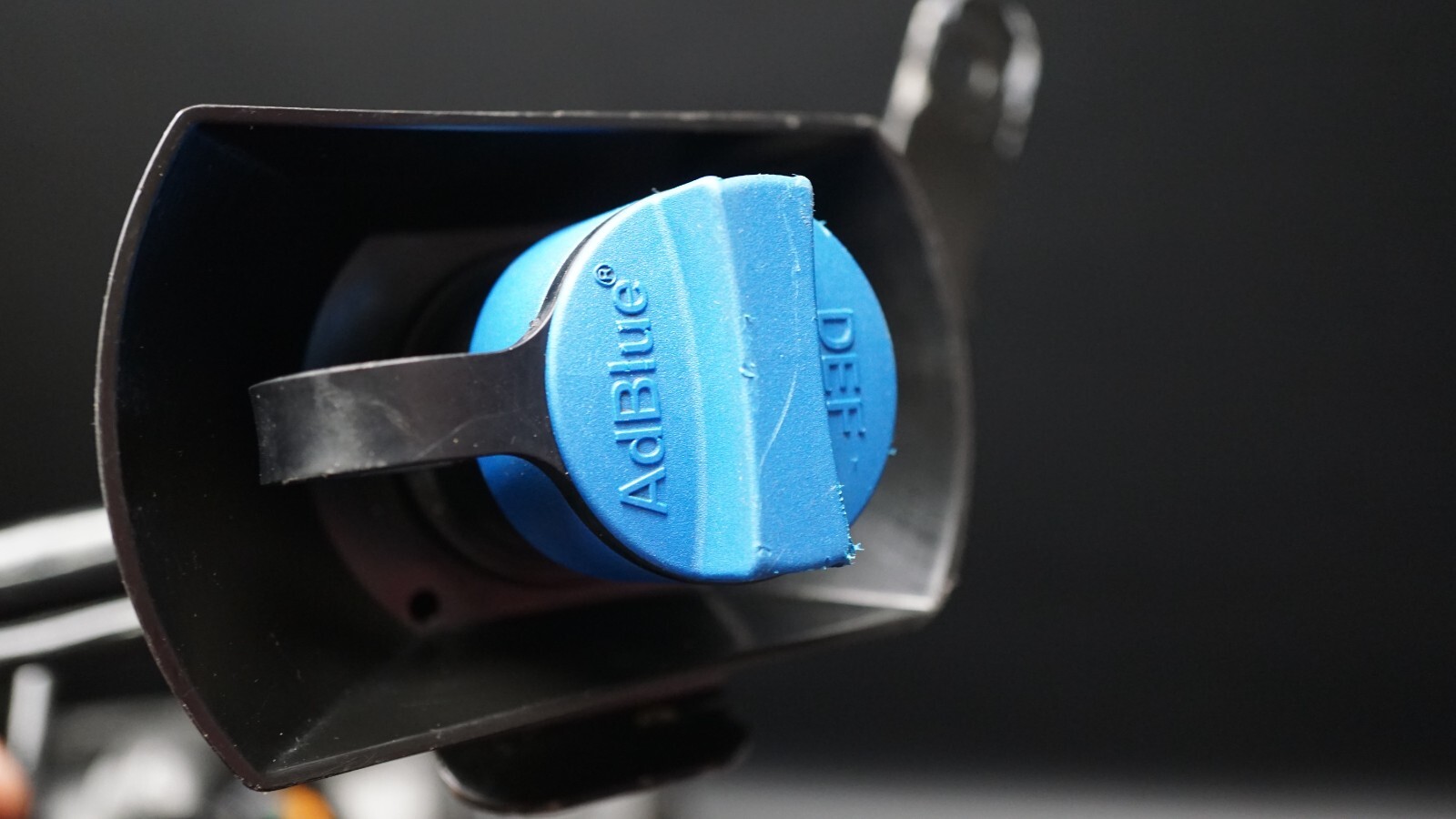 OEM 2018 BMW X5 X6 F15 F16 ADBLUE FUEL TANK SCR CONTAINER 7295653 / ...