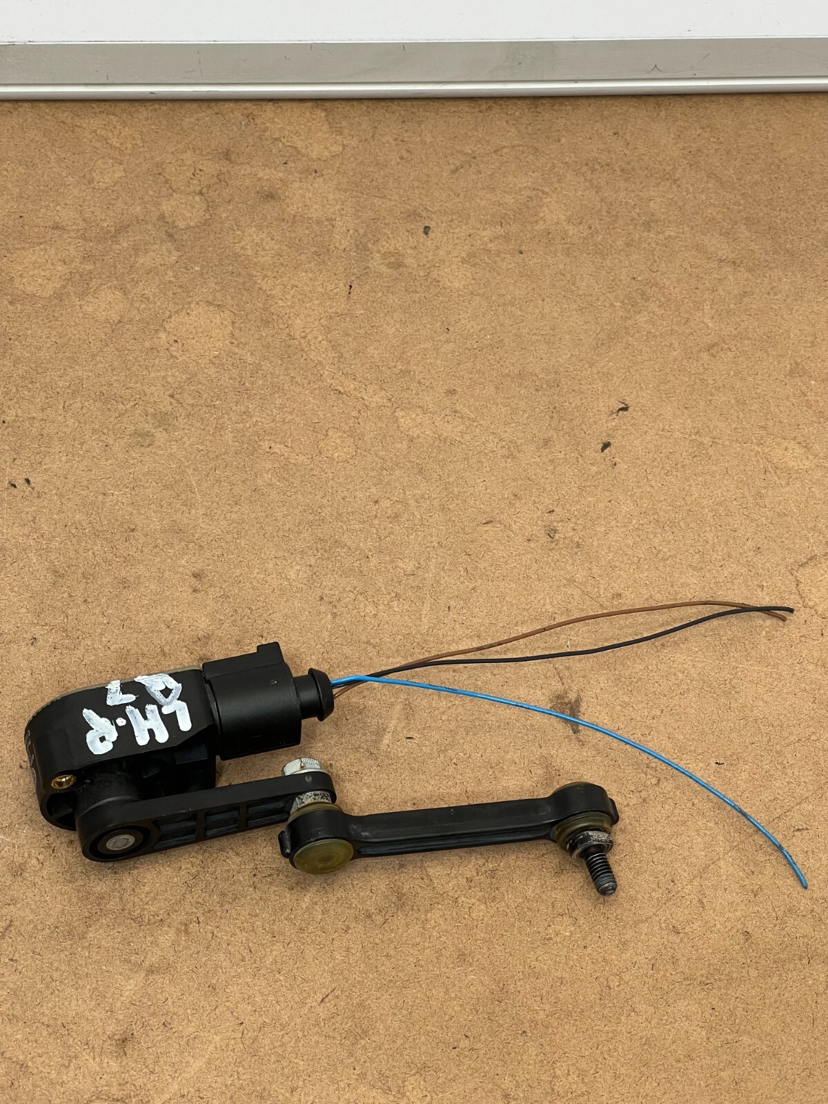 2007 - 2015 Audi Q7 Rear Headlight Leveling Sensor OEM 7L6616571 | eBay