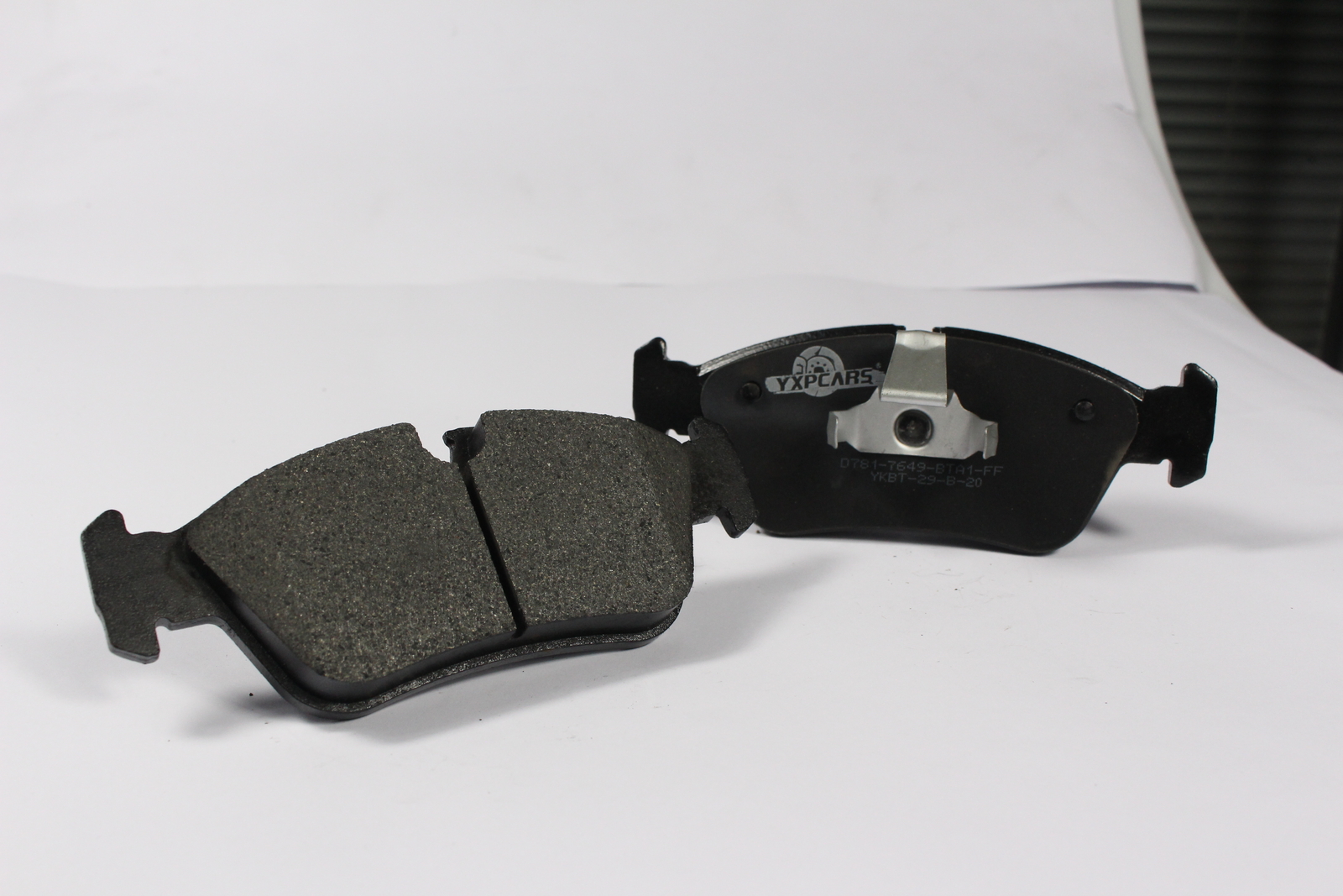 Front Ceramic Disc Brake Pads Set For BMW 318i 320i 323i 325xi 328i ...