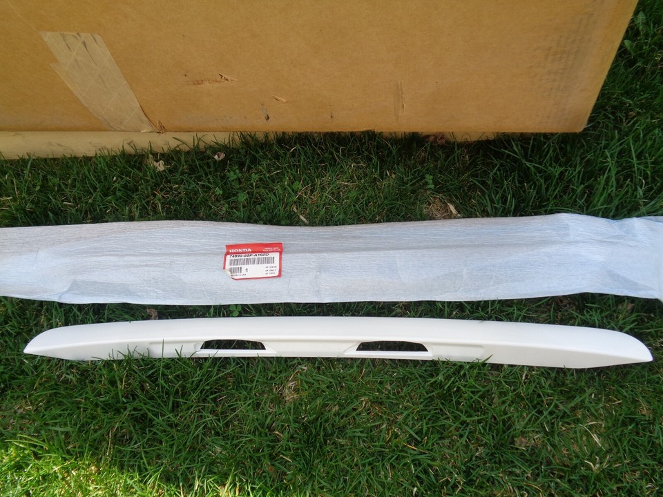 GENUINE 74890-S5P-A10ZD HONDA 01-05 CIVIC REAR LICENSE PLATE GARISH ...