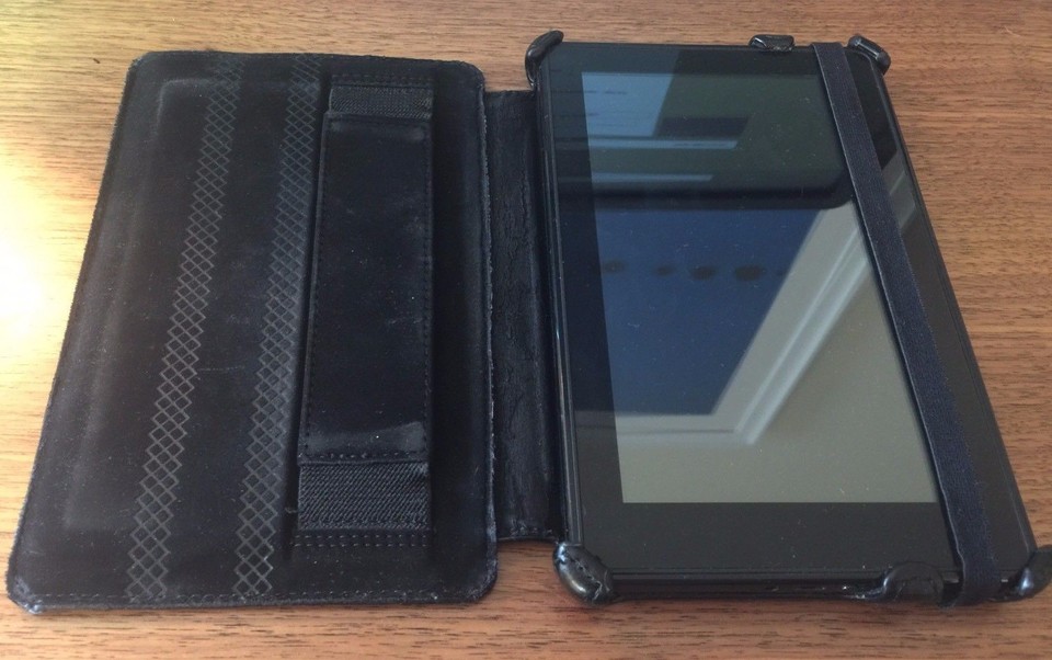 Amazon Kindle Fire 1st Generation D01400 (7 in.) with leather case ...