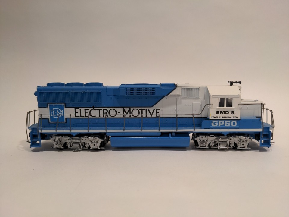 Athearn HO EMD 5 GP60 Demonstrator Dummy Locomotive Kadees | eBay