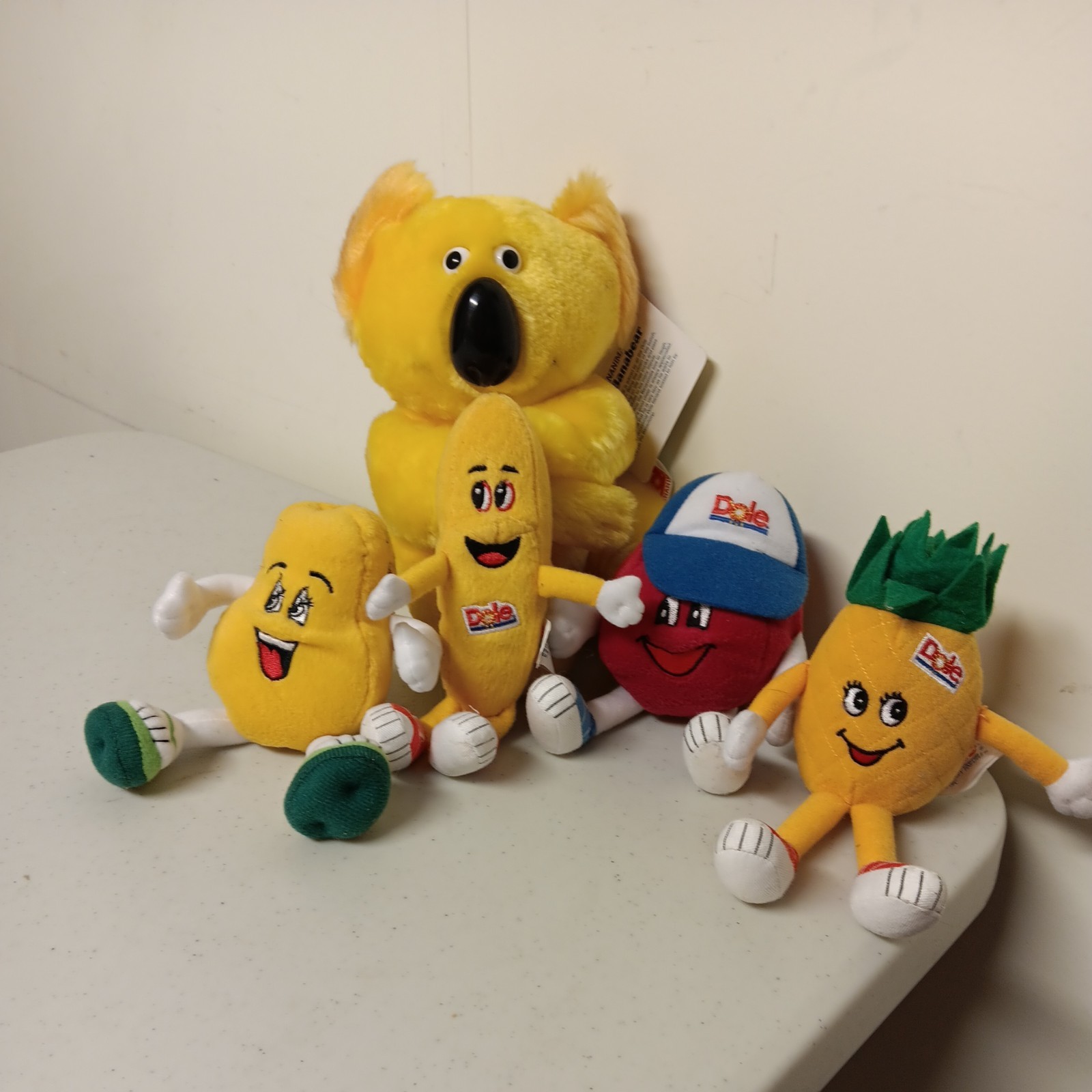 Vtg. 1999 Lot of 5 Dole Fruit Plush Banana Pineapple Cranberry koala ...