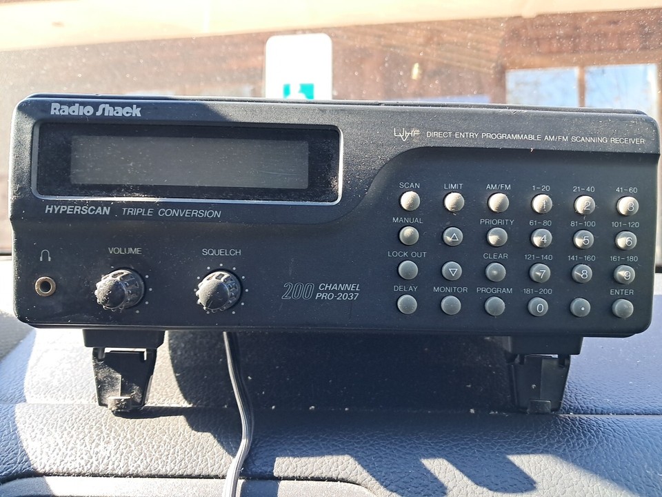 Radio Shack Pro-2037 Scanner with removable Antenna. | eBay