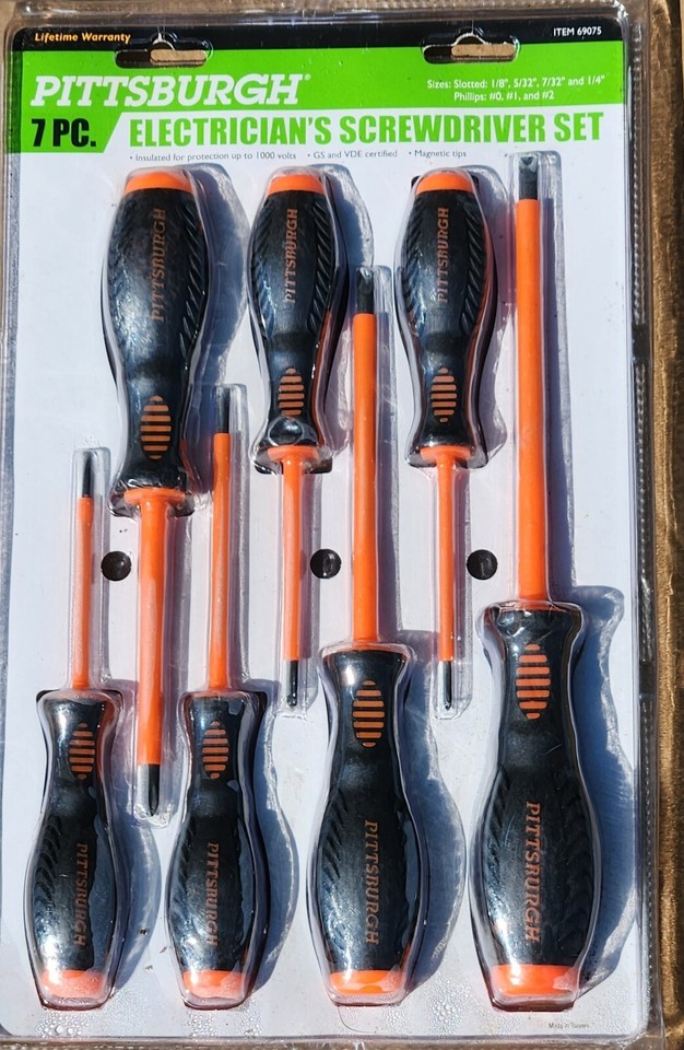 7 Piece Color Coded Electrician's 1000V Insulated Screwdriver Set GS ...