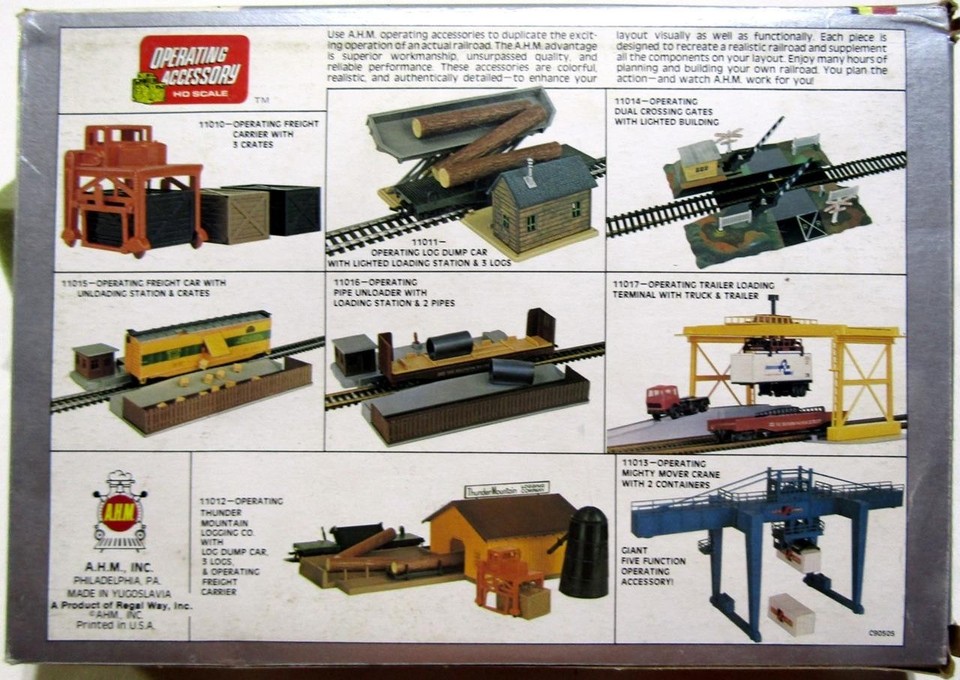 HO Scale AHM Operating Dual Crossing Gates w/ Lighted Building Looks ...