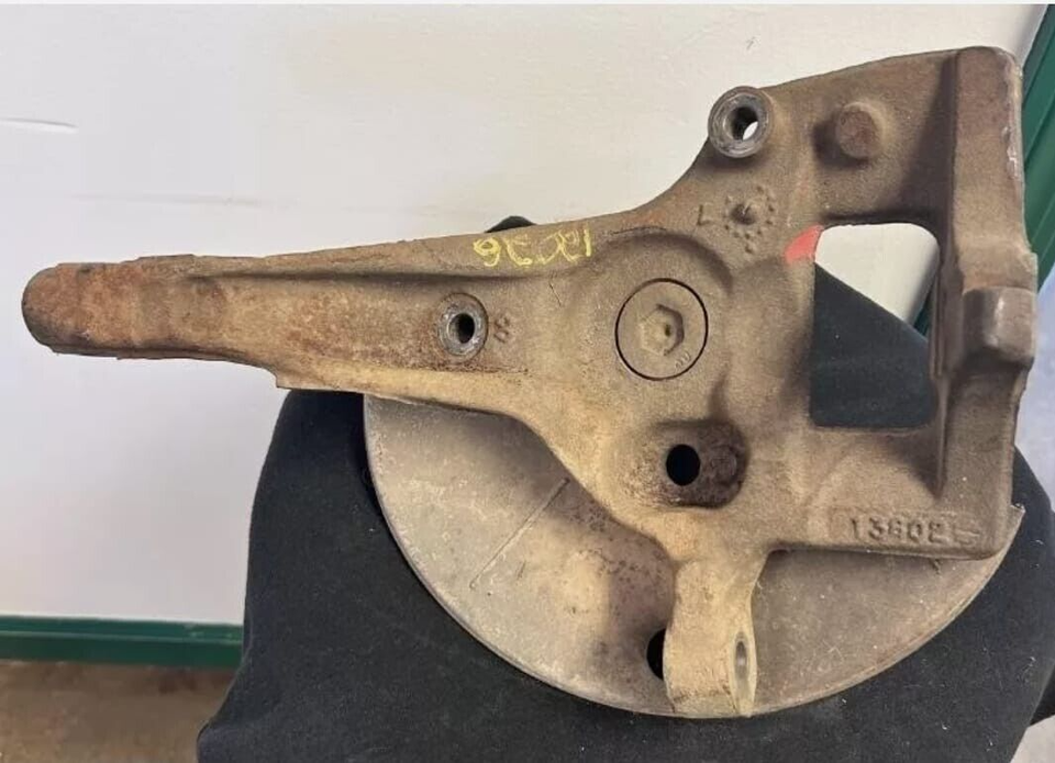 1998-2000 Ford Ranger Passenger Right Front Spindle/Knuckle 4x2 ...