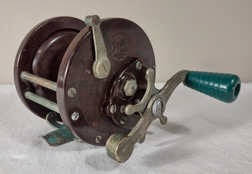 Vintage Penn 85 Fishing Reel with Stippled Brown Bakelite Marbled Side ...