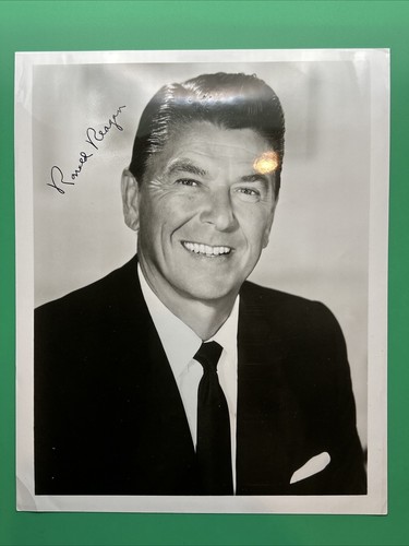 Ronald Reagan Autographed B&W 8x10 Photograph | eBay