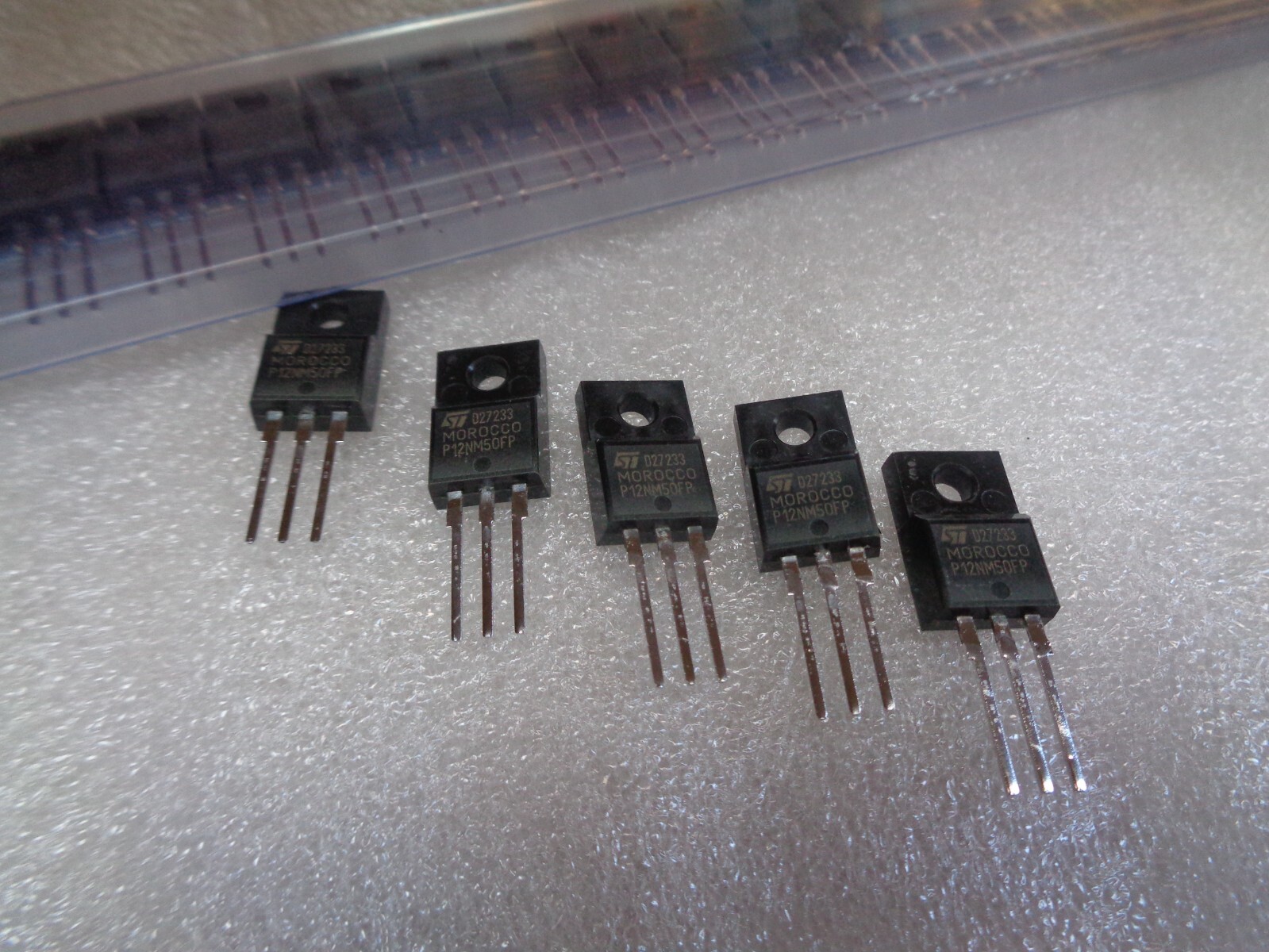 4 x STP12NM50FP ORIGINAL STM N channel MOSFET N TO-220FP 12A 500V ...