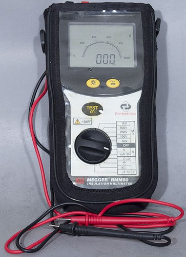 Megger BMM80 Analog/Digital Hand-Held Premium Insulation Tester ...
