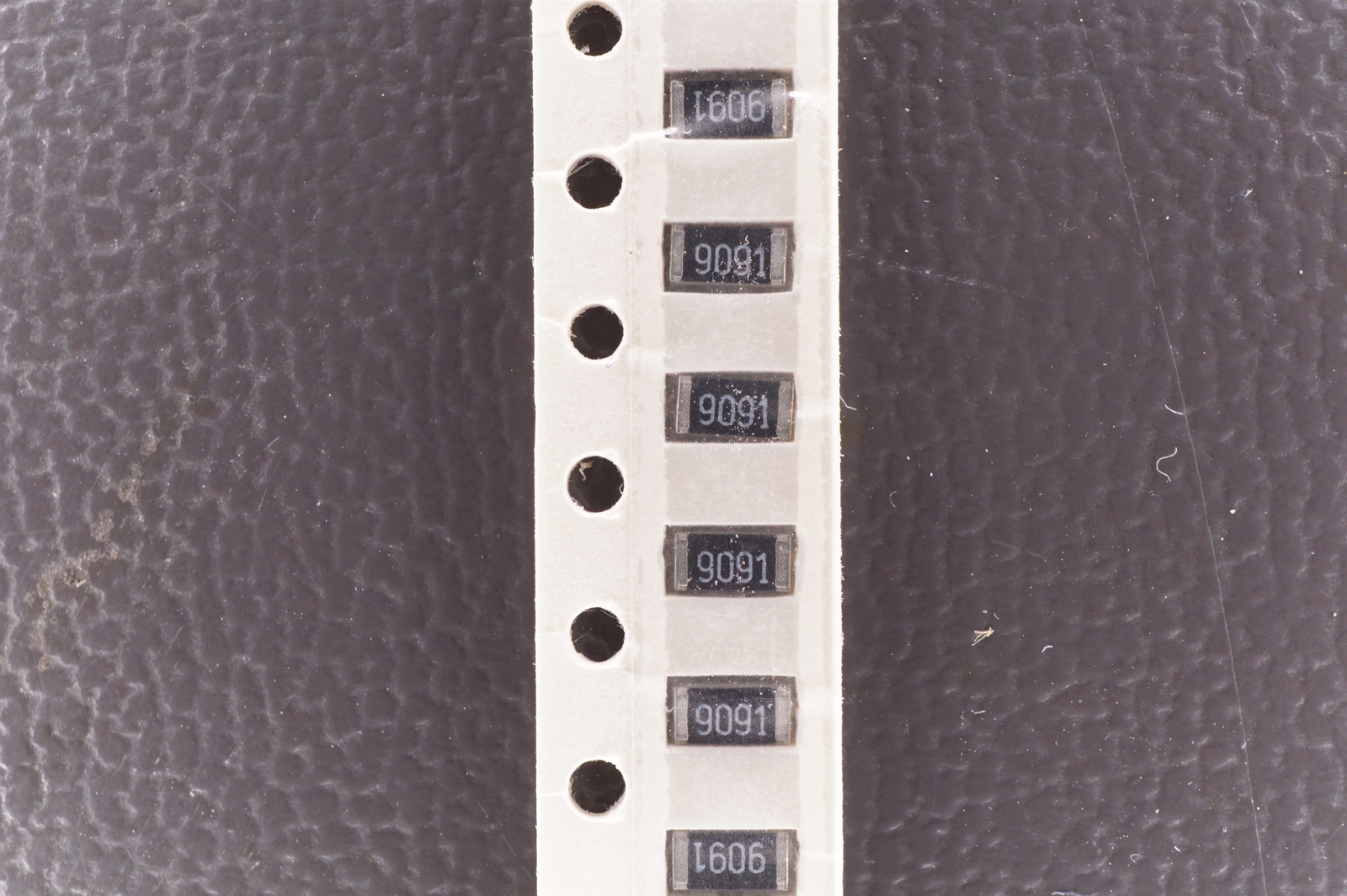 Lot of 150 CRCW12069K09FKEA Vishay Chip Resistor 9.09K Ohm 1/4W 1% 1206 ...