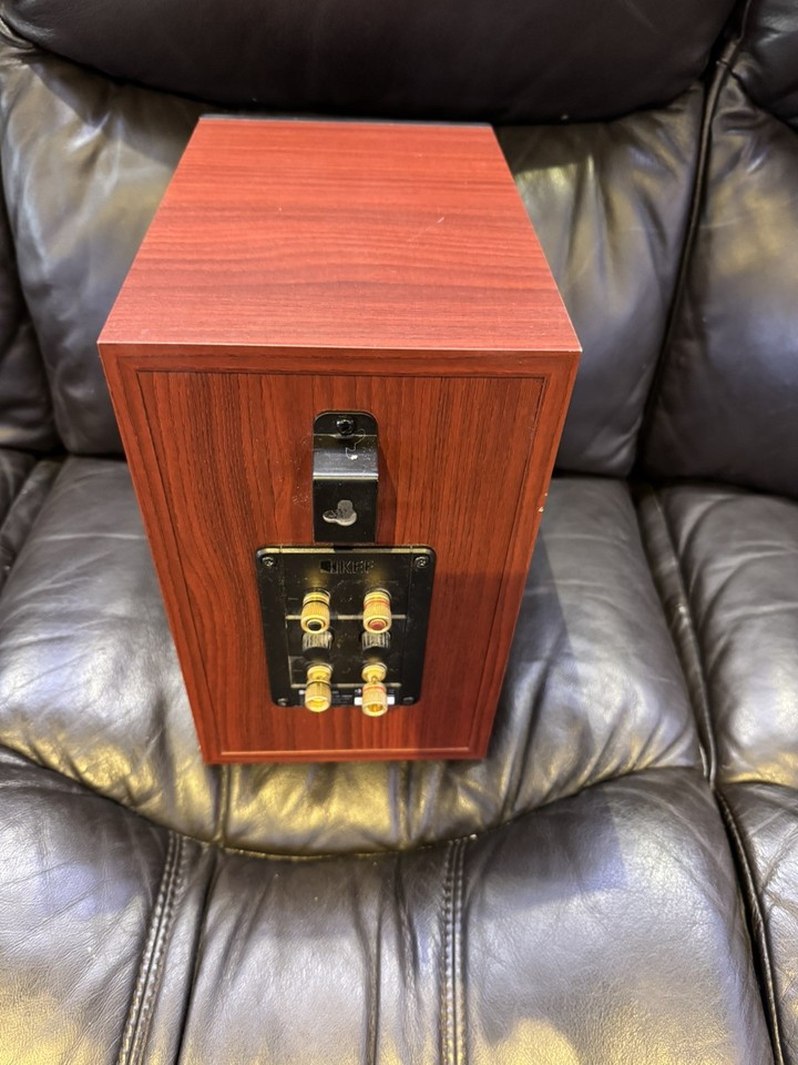 KEF Q100 Bookshelf Speakers, CHERRY, BEAUTIFUL CONDTION WITH WALL ...