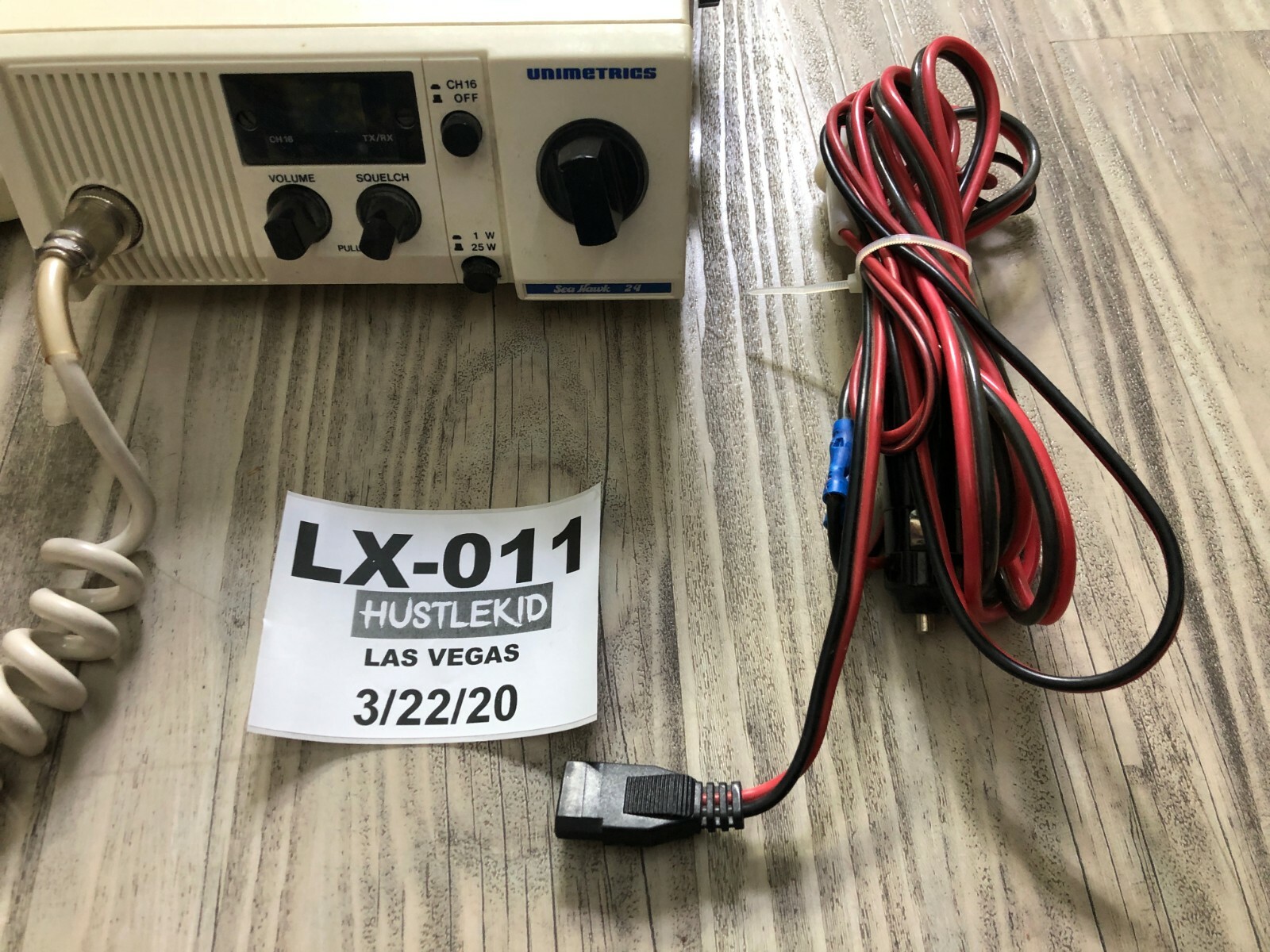 UNIMETRICS SEA HAWK 24 MARINE RADIO Box VHF/FM w/ Microphone Bracket ...