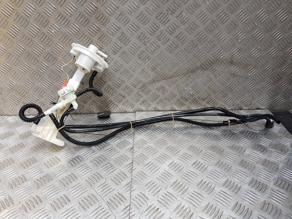 07-10 BMW X5 E70 4.8i FUEL TANK LEVEL SENDER UNIT 7164314 16117195470 6 ...