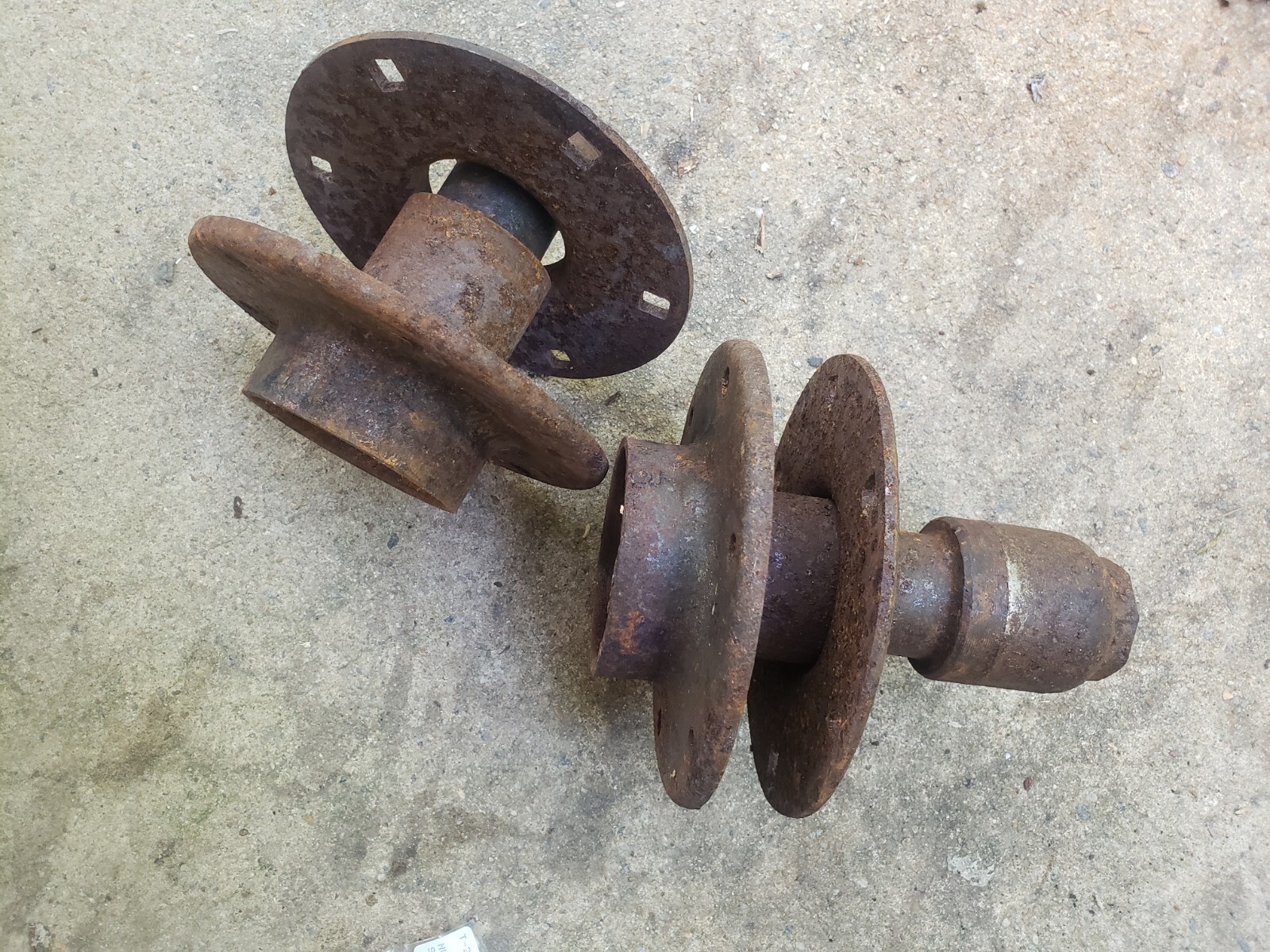 2 pcs: 1915 1927 Model T Ford FRONT HUBS for WOOD SPOKE WHEEL (for ...