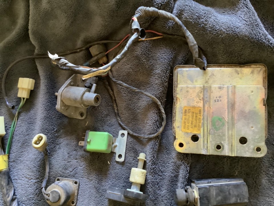 DATSUN 280ZX S130 interior electrical switch and relay lot. 1979 - 1983 ...