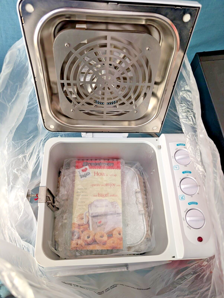 Breadman I Love Bagels Bagel Soft Pretzel Machine White TR1000 Open Box ...