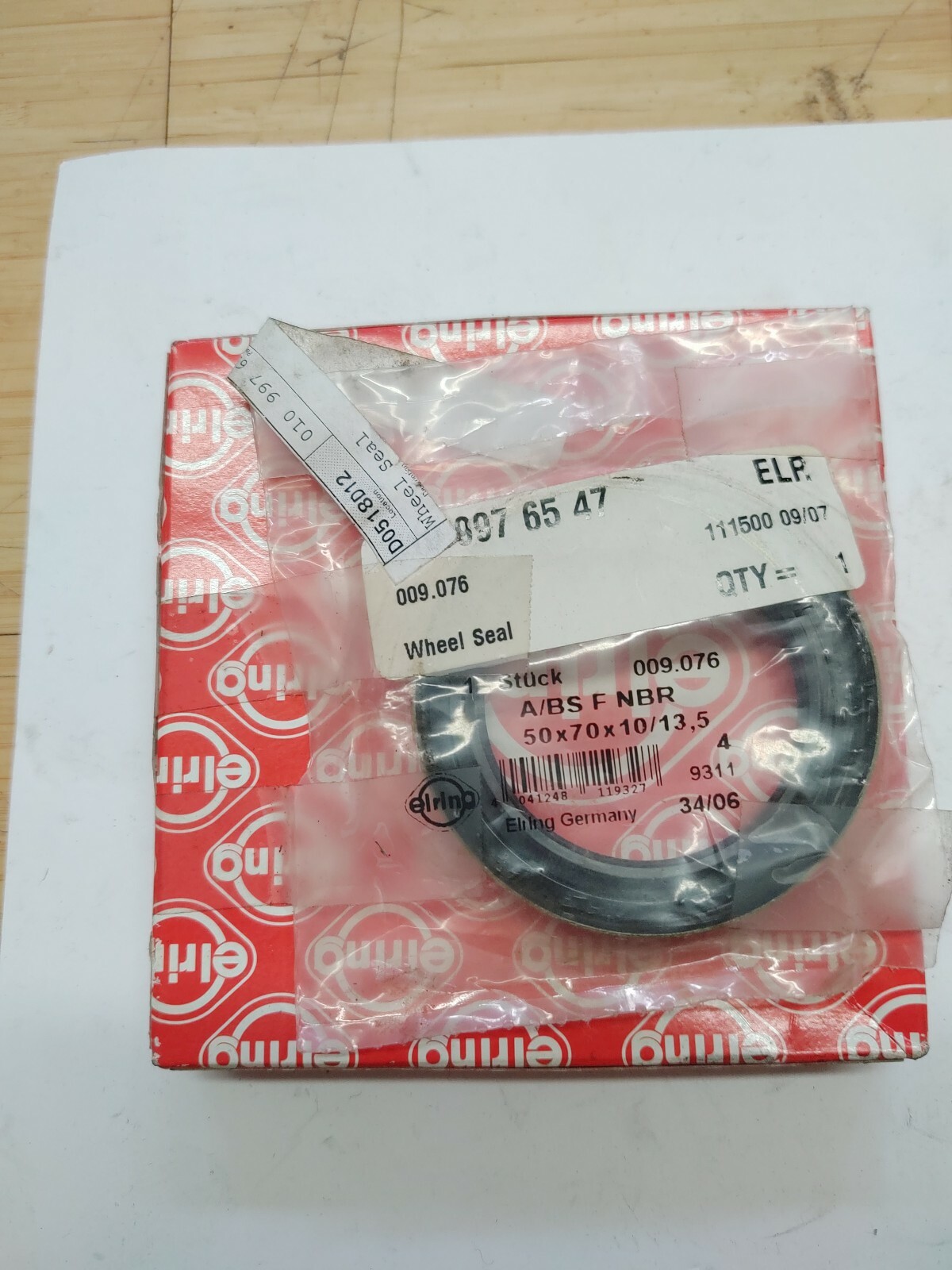 MERCEDES 300TD 300D 300CD Wheel Elring Bearing Seal 0109976547 Set of 2 ...