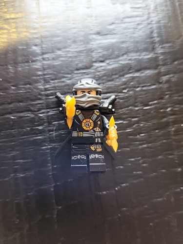 LEGO Ninjago Cole Minifigure Gold Sword Deepstone Armor 70733 70734 ...