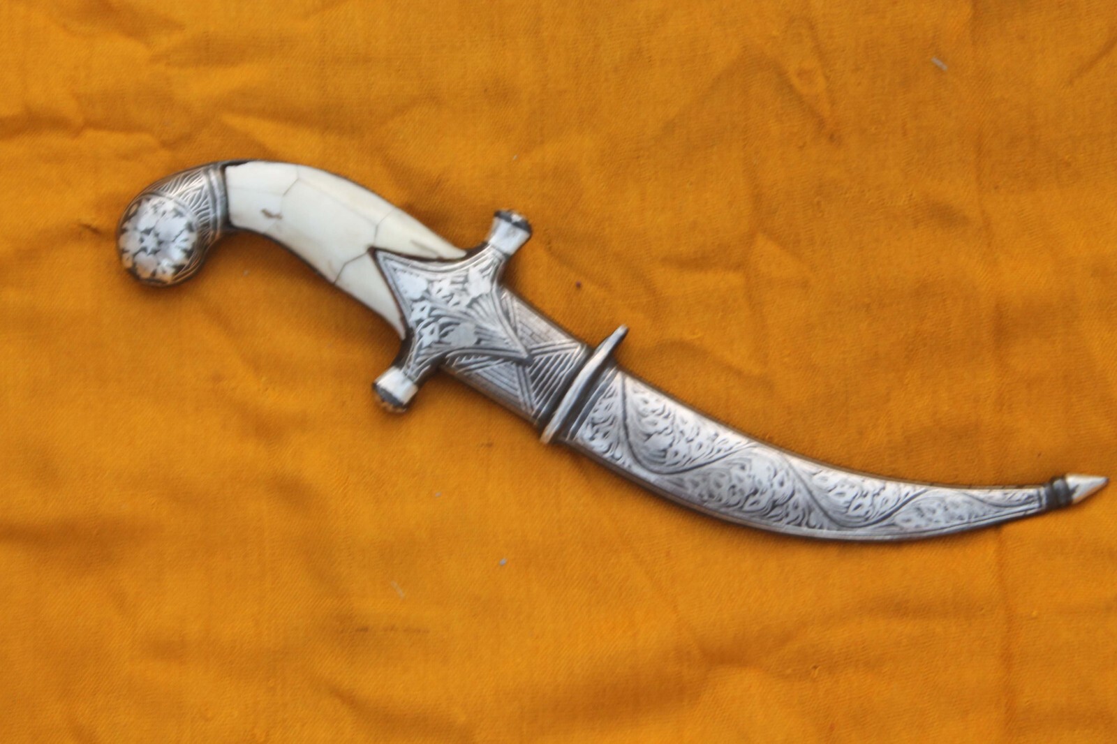old vintg. Rajput Sikh silver inlaid parrot head chip handle wedding ...