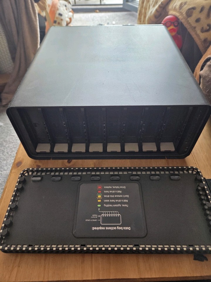 Drobo B800i iSCSI 8-Bay SATA Storage Array USB2 FireWire800 iSCSI ...